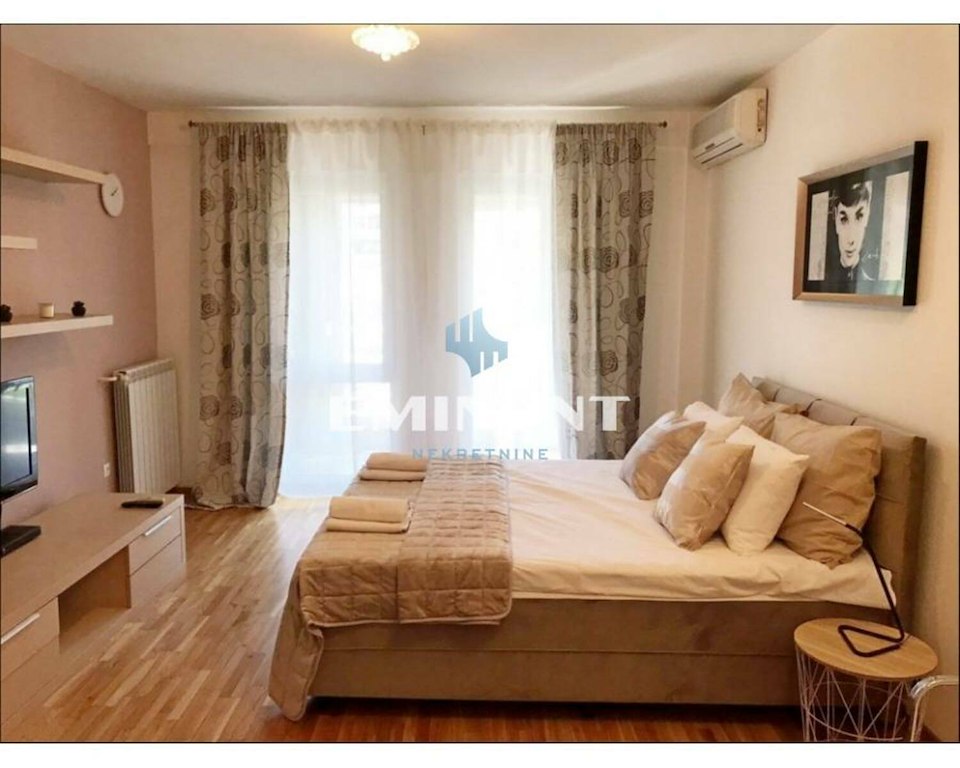 Jednosoban stan, Beograd - Slavija | Izdavanje · 37m² · 750€