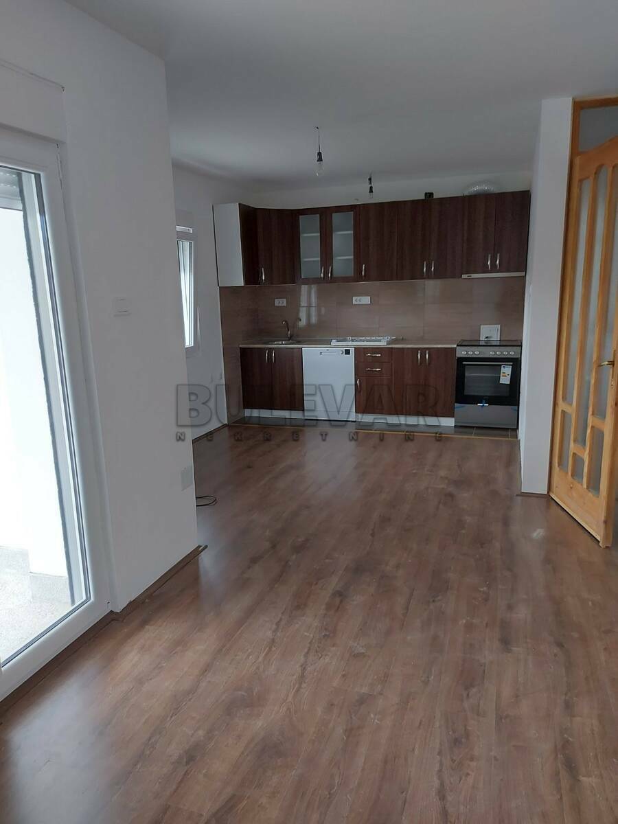 Troiposoban stan, Niš - Brzi brod | Izdavanje · 117m² · 550€