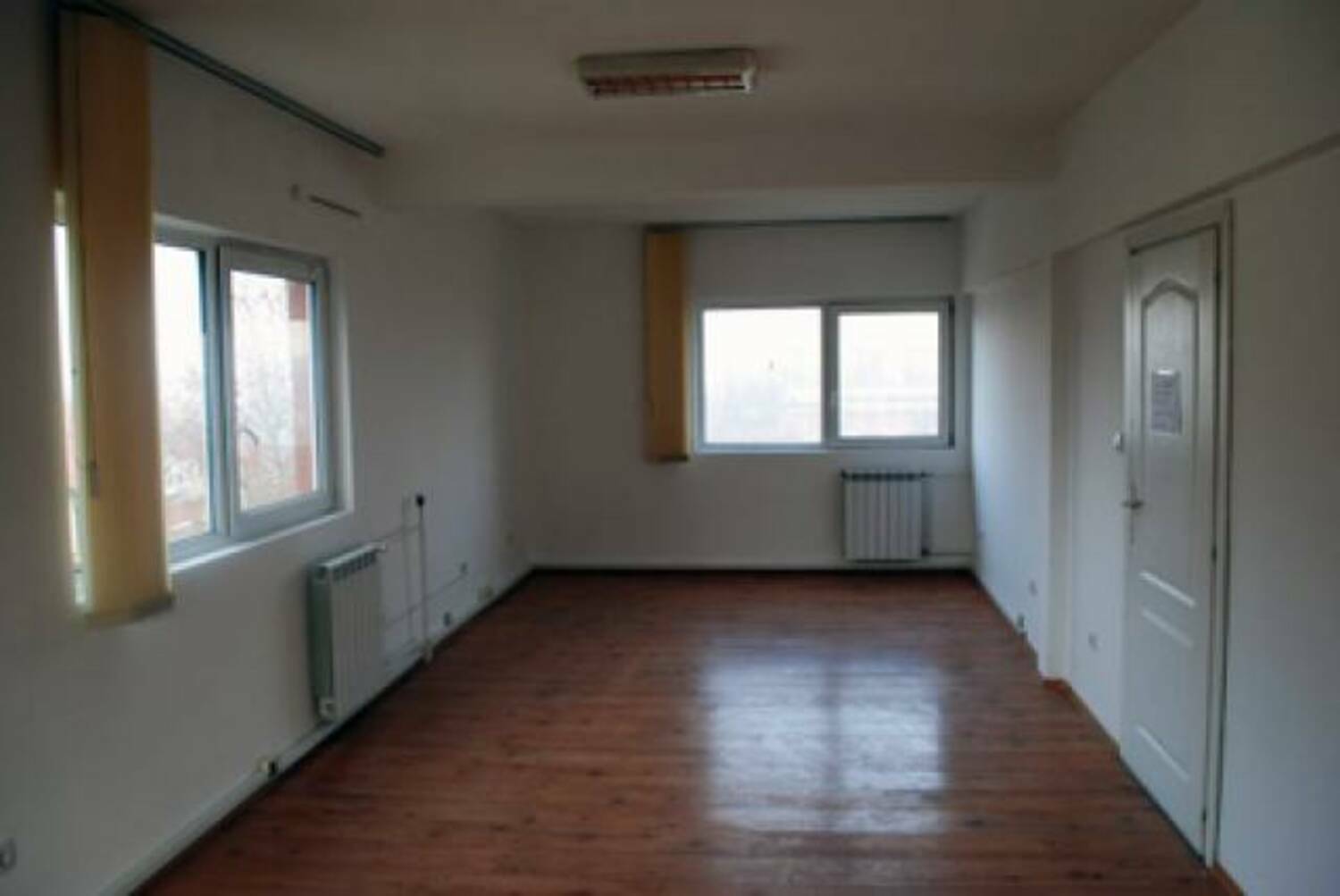 Poslovni prostor / Lokal, Beograd - Autokomanda | Izdavanje · 100m² · 1.100€