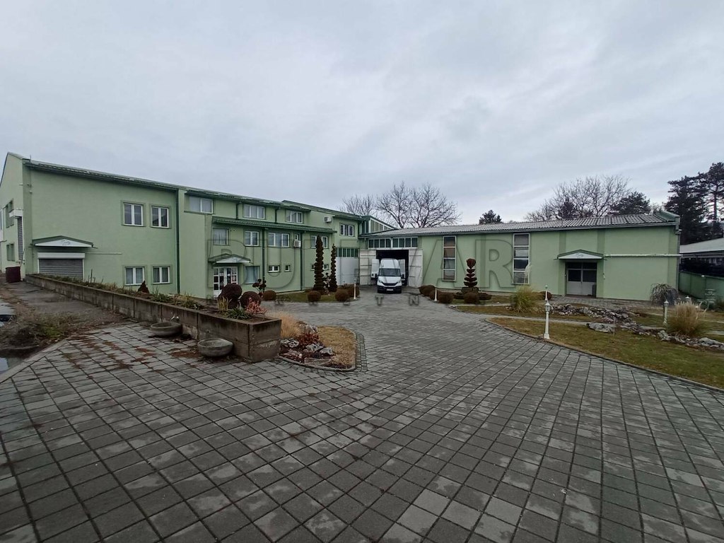 Poslovni prostor / Lokal, Svrljig - Centar | Izdavanje · 2500m² · 6.250€