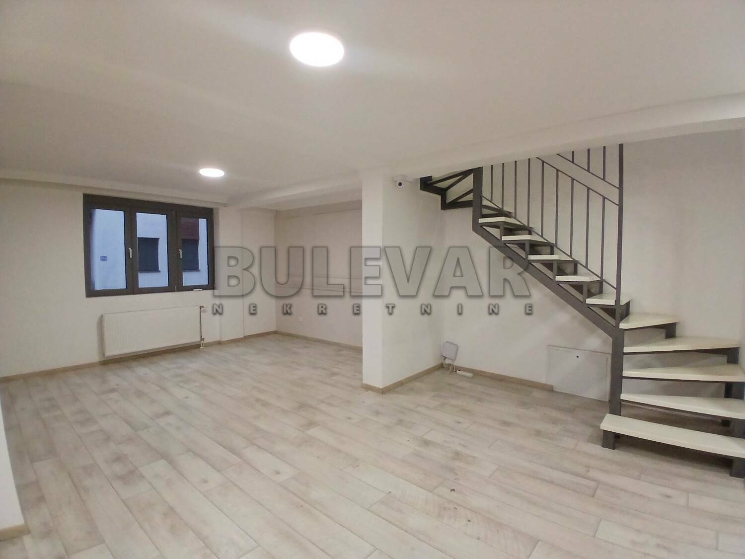 Poslovni prostor / Lokal, Niš - Dom zdravlja | Izdavanje · 95m² · 1.000€