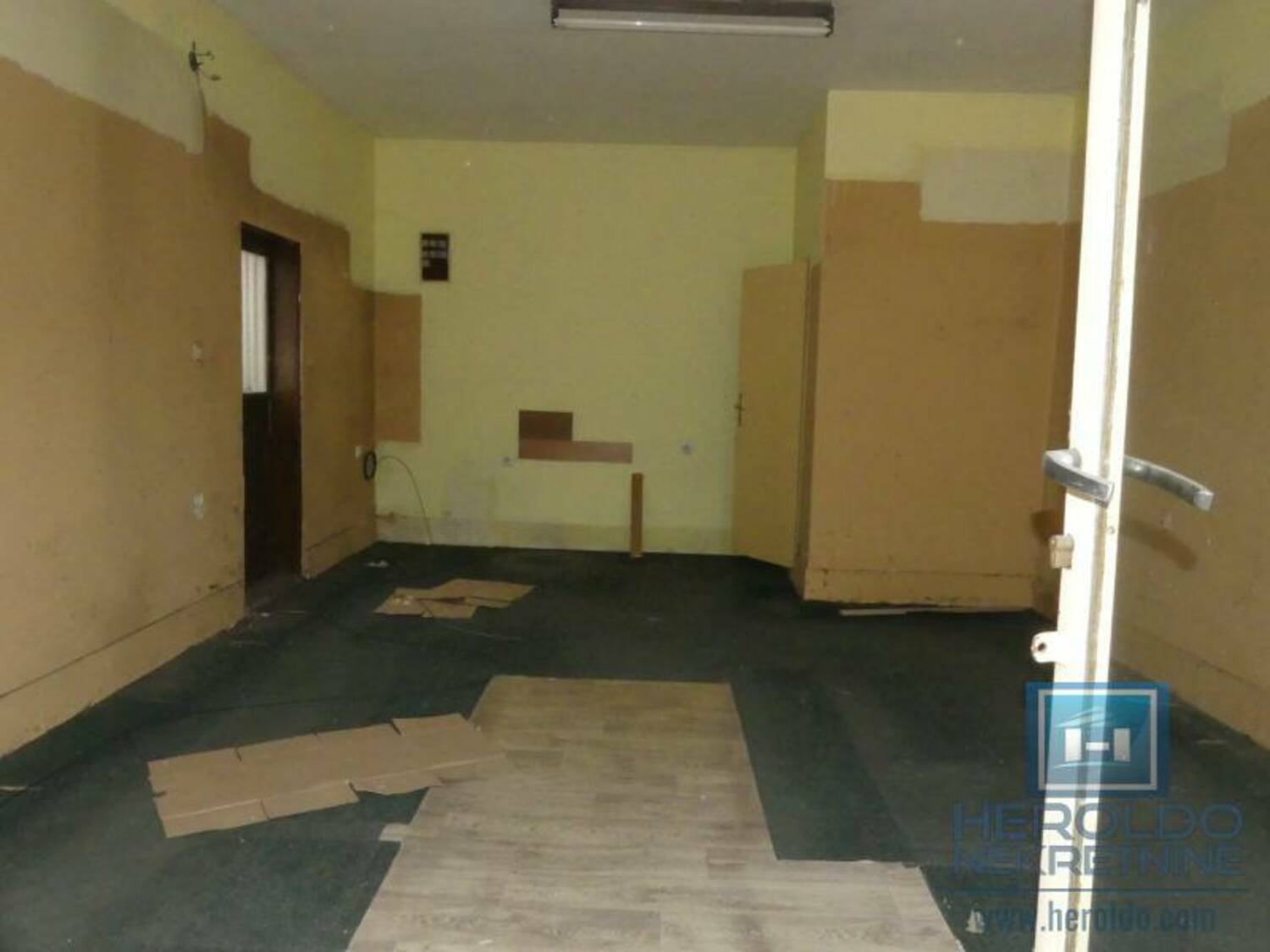 Poslovni prostor / Lokal, Jagodina | Izdavanje · 30m² · 400€