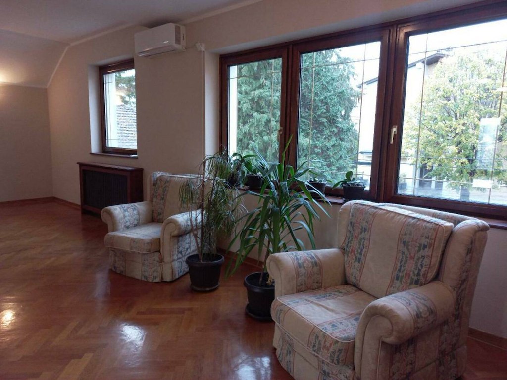 Poslovni prostor / Lokal, Beograd - Neimar | Izdavanje · 188m² · 2.000€