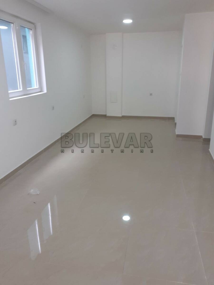 Poslovni prostor / Lokal, Pirot - Pirot | Izdavanje · 130m² · 850€