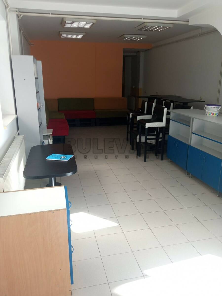 Poslovni prostor / Lokal, Niš - Centar | Izdavanje · 74m² · 800€