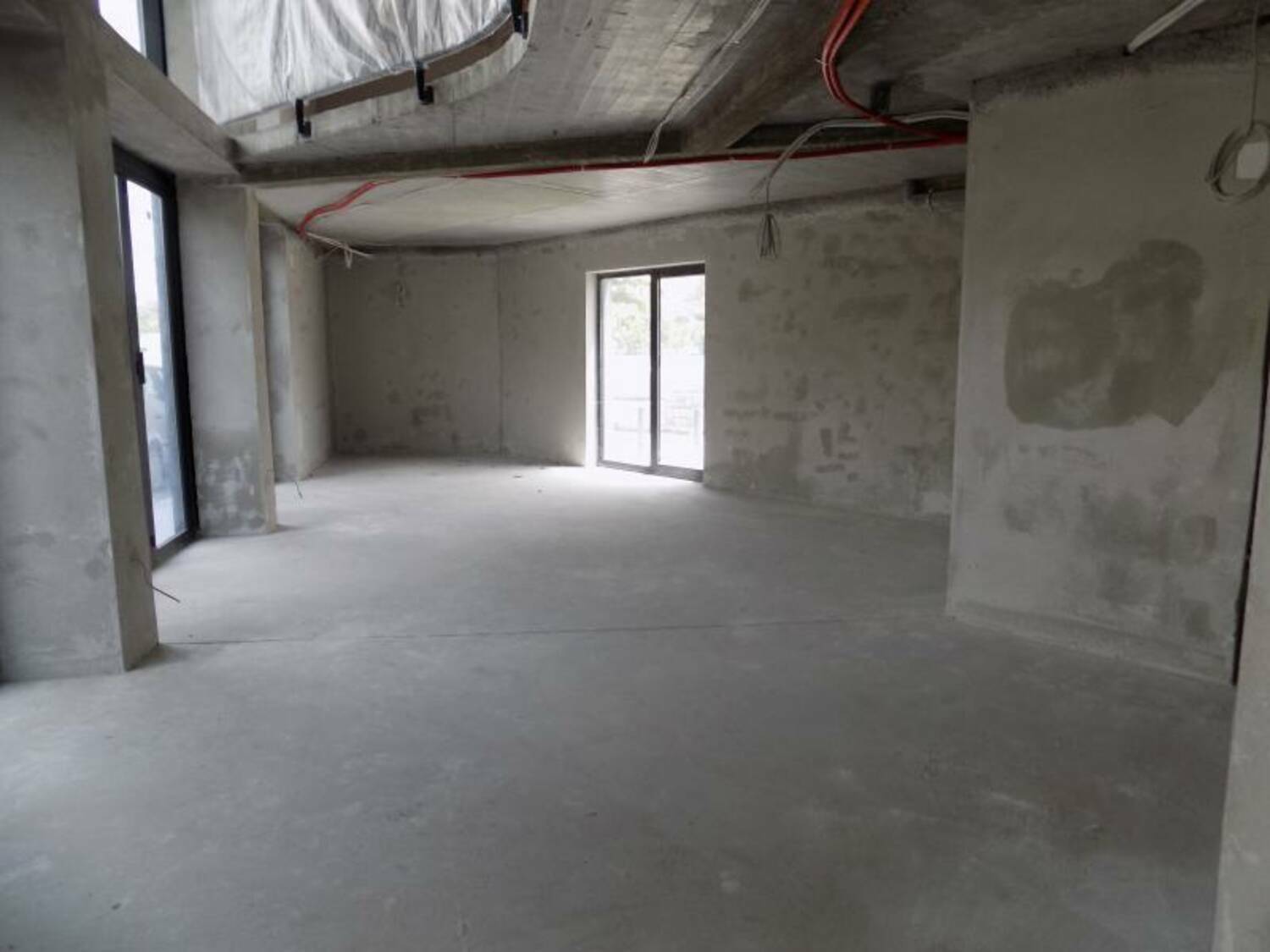 Poslovni prostor / Lokal, Paraćin | Izdavanje · 215m² · 1€