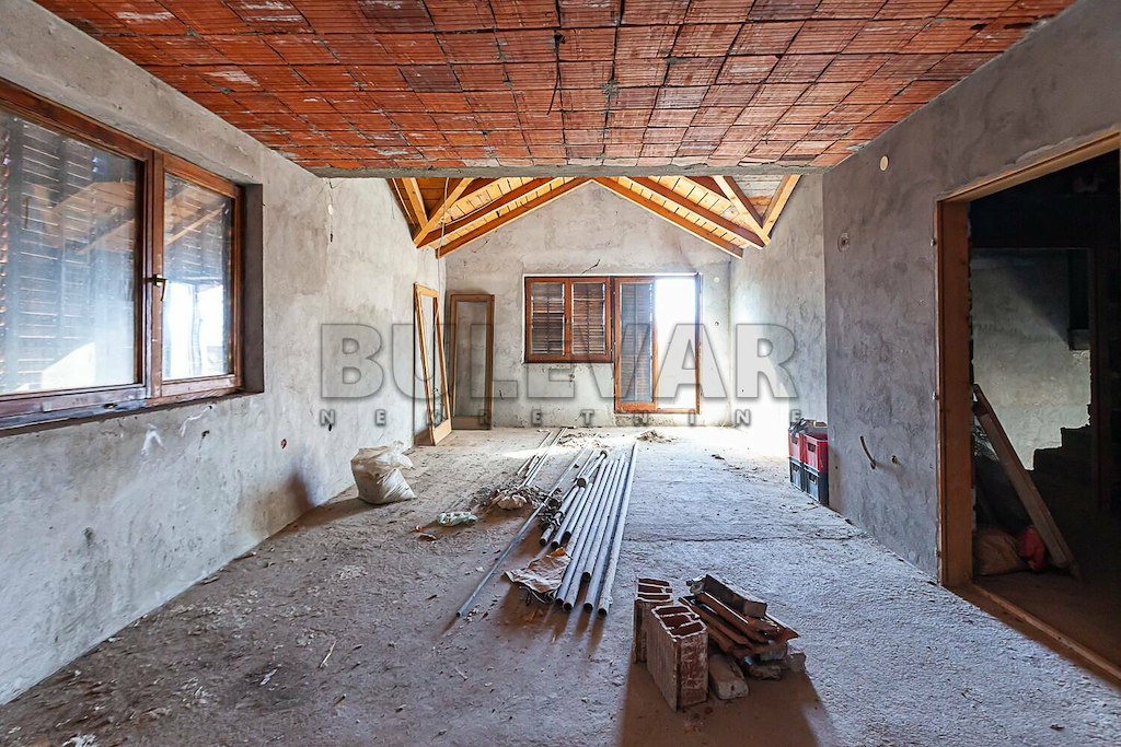 Poslovni prostor / Lokal, Niš - Donja Vrežina | Izdavanje · 460m² · 1.500€