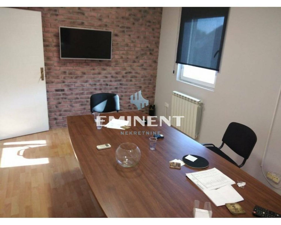 Poslovni prostor / Lokal, Beograd - Altina | Izdavanje · 300m² · 1.800€