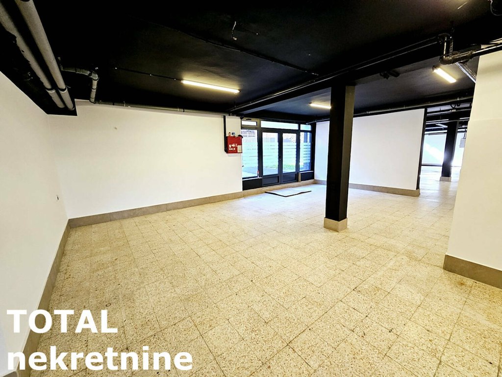Poslovni prostor / Lokal, Sremska Kamenica - Tatarsko Brdo | Izdavanje · 190m² · 1.200€