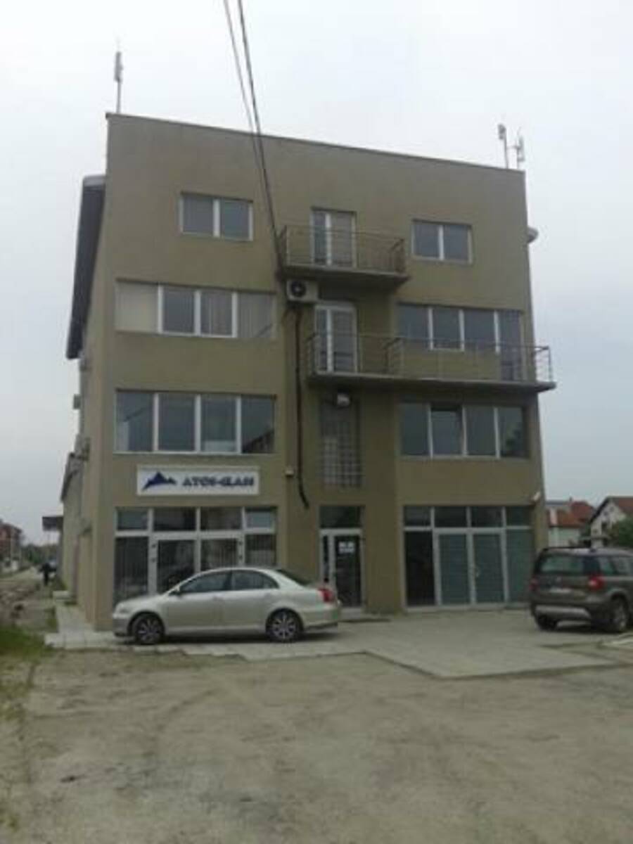 Poslovni prostor / Lokal, Beograd - Krnjača | Izdavanje · 500m² · 1.600€