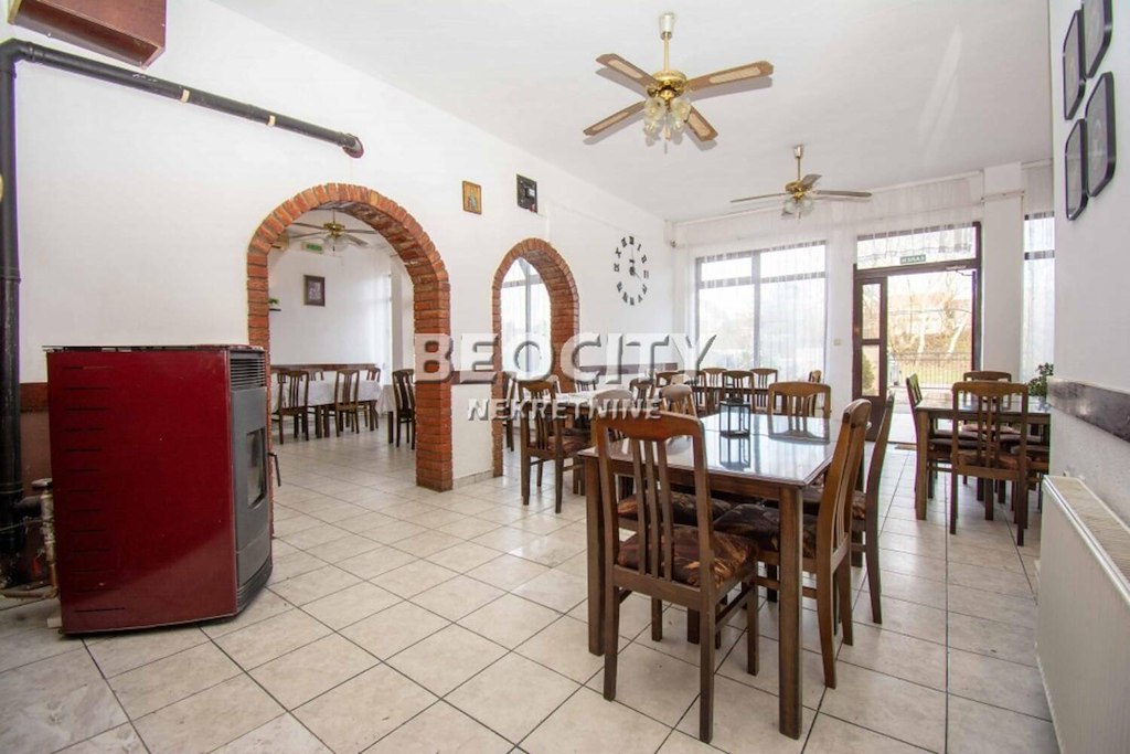 Poslovni prostor / Lokal, Beograd - Ostružnica | Izdavanje · 180m² · 1.350€