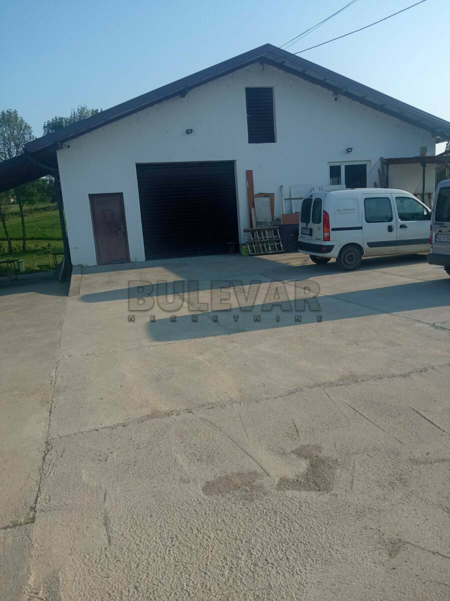 Poslovni prostor / Lokal, Kragujevac - Stanovo | Izdavanje · 380m² · 1.000€