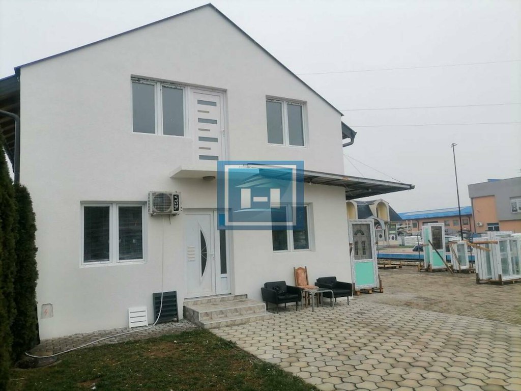 Poslovni prostor / Lokal, Jagodina | Izdavanje · 268m² · 1.100€