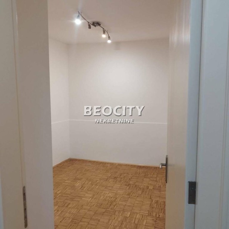 Poslovni prostor / Lokal, Beograd - Vračar (centar) | Izdavanje · 84m² · 900€
