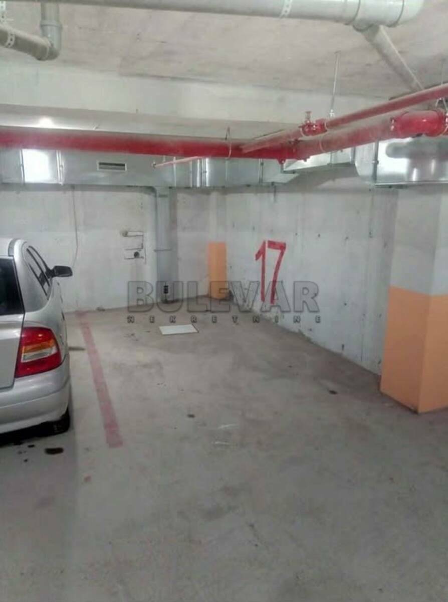 Garaza, Niš - Gradska bolnica | Izdavanje · 12m² · 70€