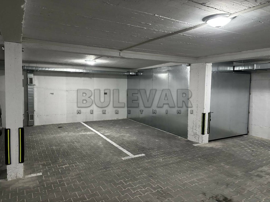 Garaza, Niš - Čair | Izdavanje · 11m² · 60€