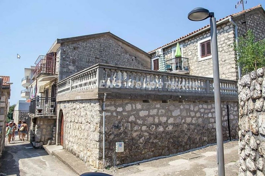 Kuća, Budva | Prodaja · 210m² · 450.000€