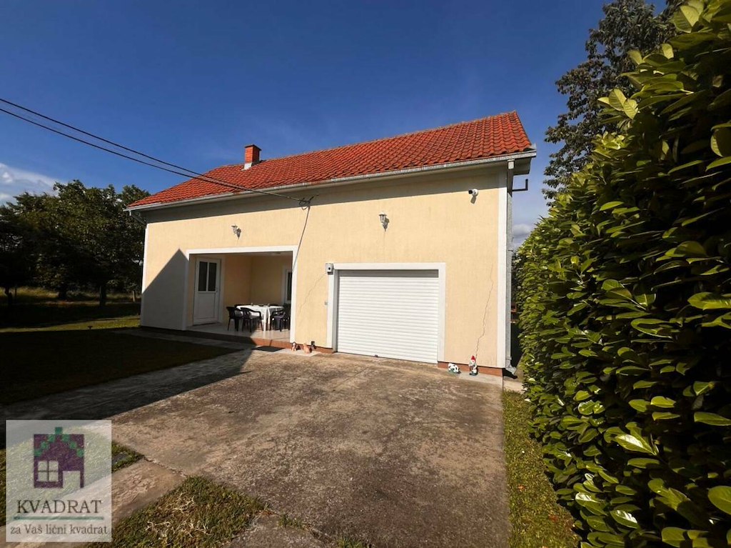 Kuća, Beograd – Grabovac | Prodaja · 225m² · 135.000€