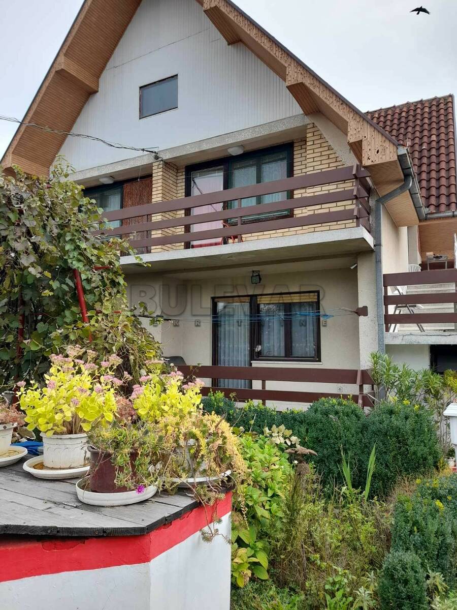 Kuća, Kragujevac - Stanovo | Prodaja · 240m² · 199.000€
