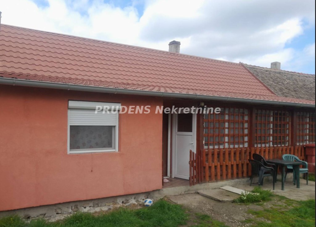 Kuća, Pećinci - Deč | Prodaja · 90m² · 60.000€