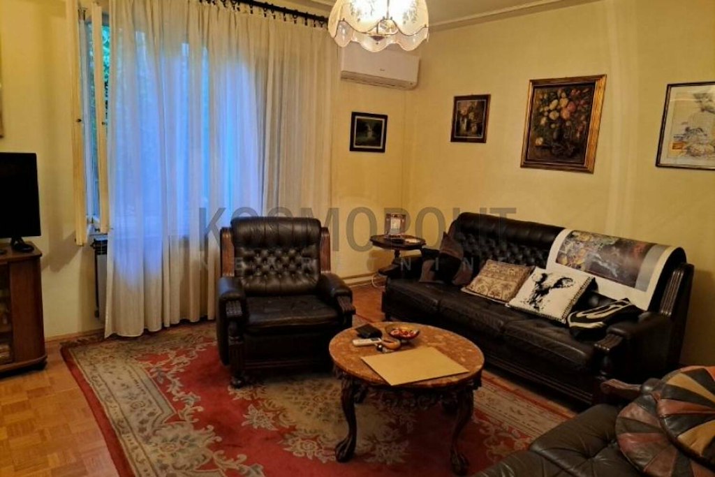 Kuća, Beograd - Karaburma | Prodaja · 250m² · 420.000€