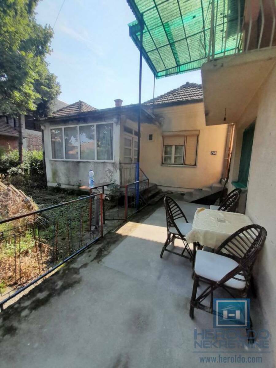 Kuća, Jagodina - Glogovac | Prodaja · 200m² · 32.000€