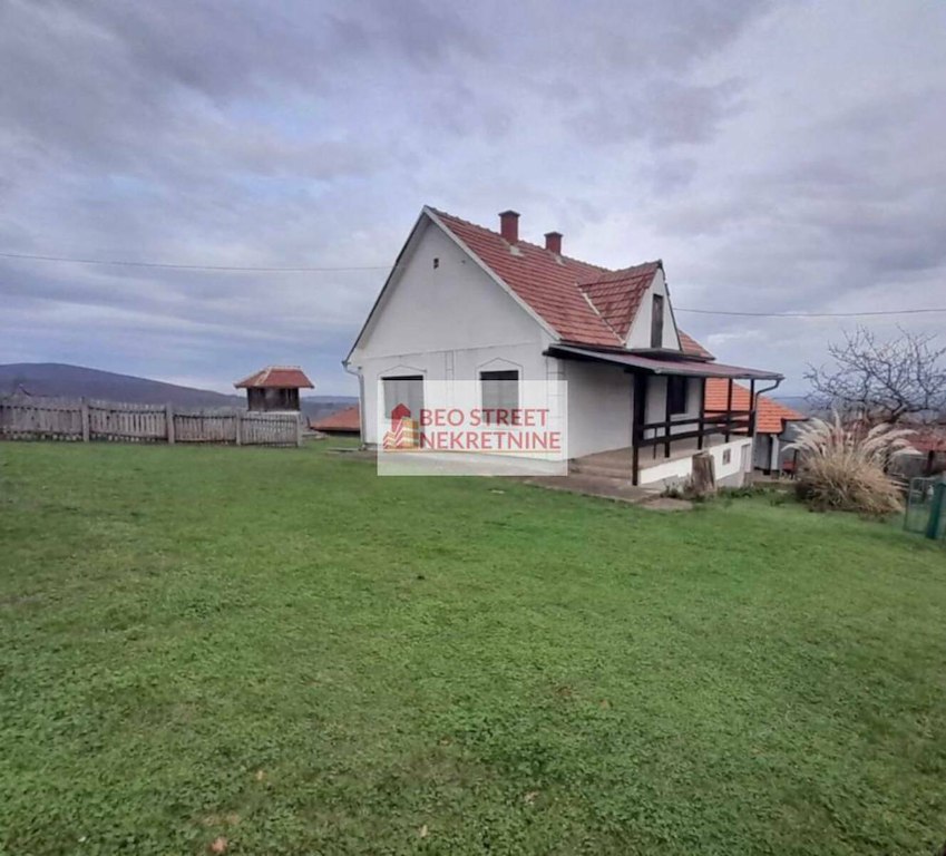 Kuća, Gornji Milanovac - Kamenica | Prodaja · 135m² · 55.000€