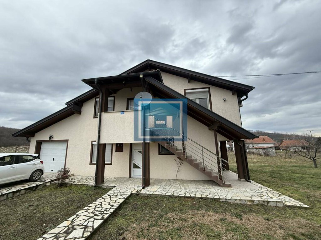 Kuća, Jagodina - Glavinci | Prodaja · 214m² · 95.000€