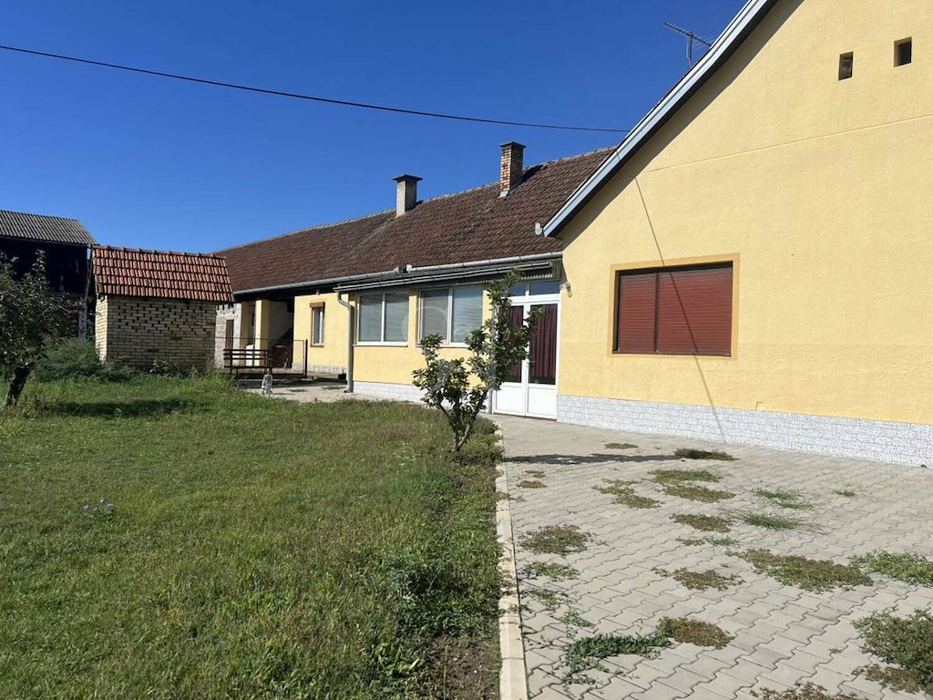 Kuća, Sombor - Stapar | Prodaja · 190m² · 85.000€