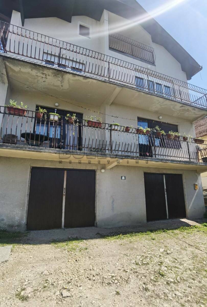 Kuća, Kragujevac - Bresnica | Prodaja · 300m² · 140.000€