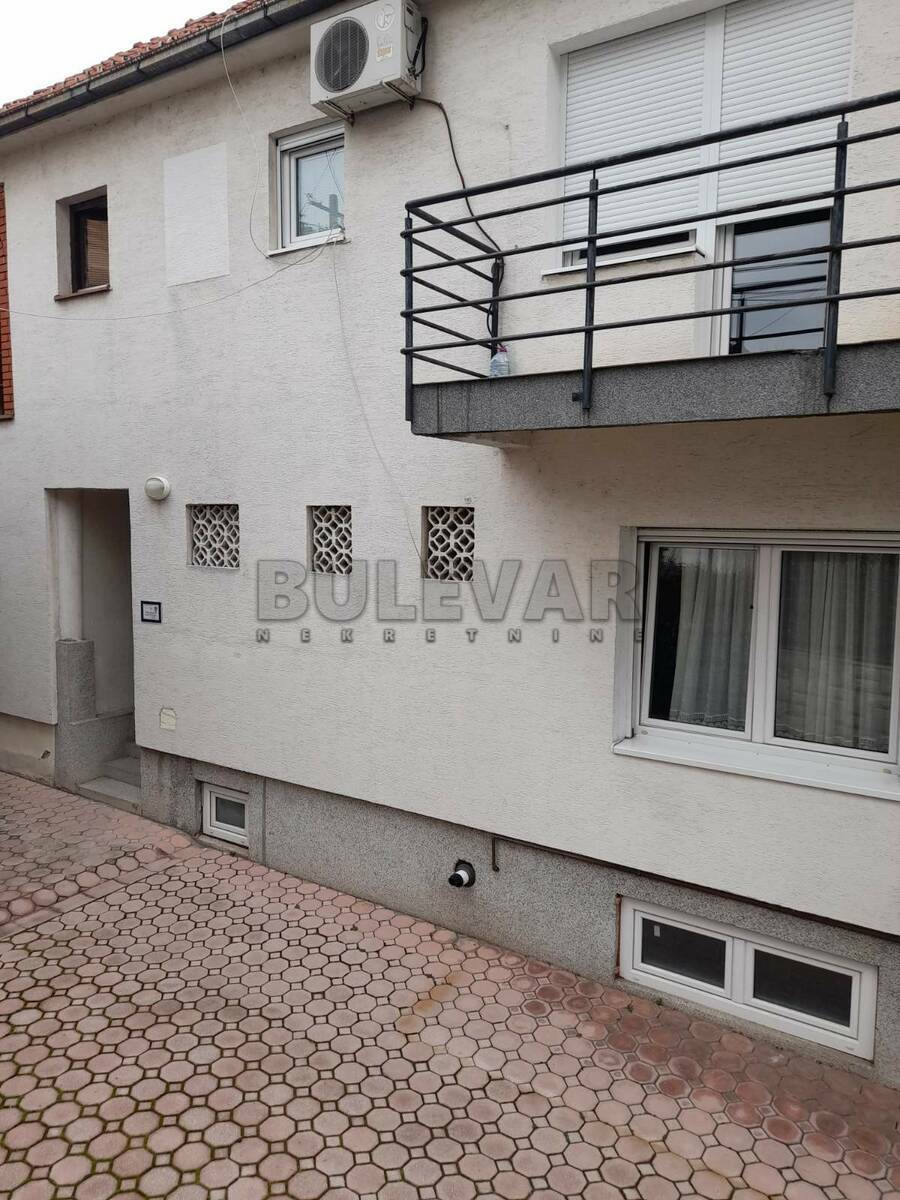 Kuća, Kragujevac - Vašarište | Prodaja · 200m² · 206.000€