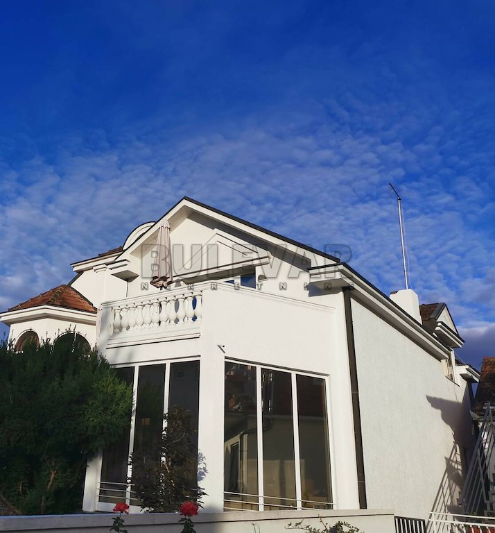 Kuća, Kragujevac - Centar | Prodaja · 314m² · 455.000€