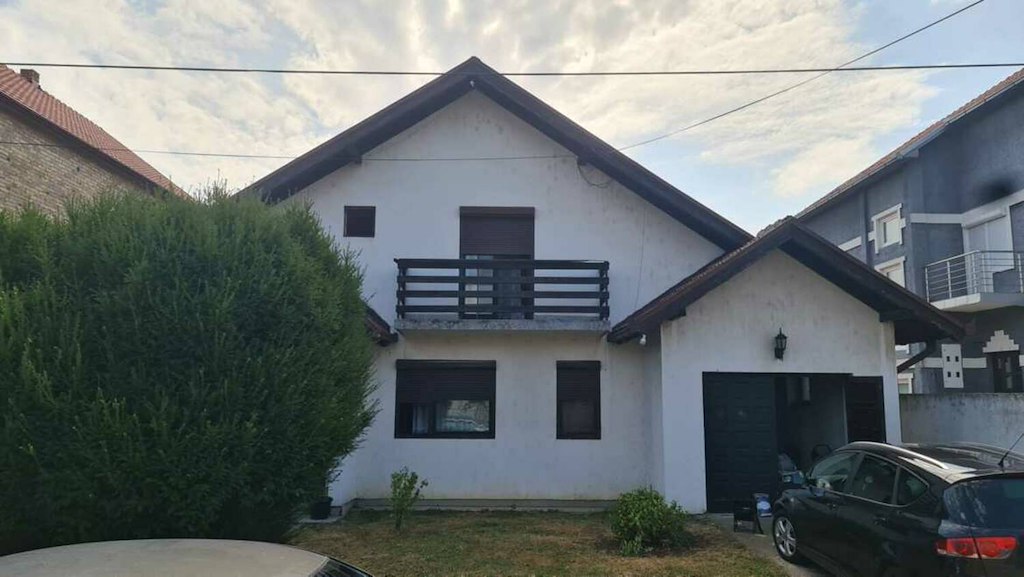 Kuća, Stara Pazova - Nova Pazova | Prodaja · 330m² · 240.000€