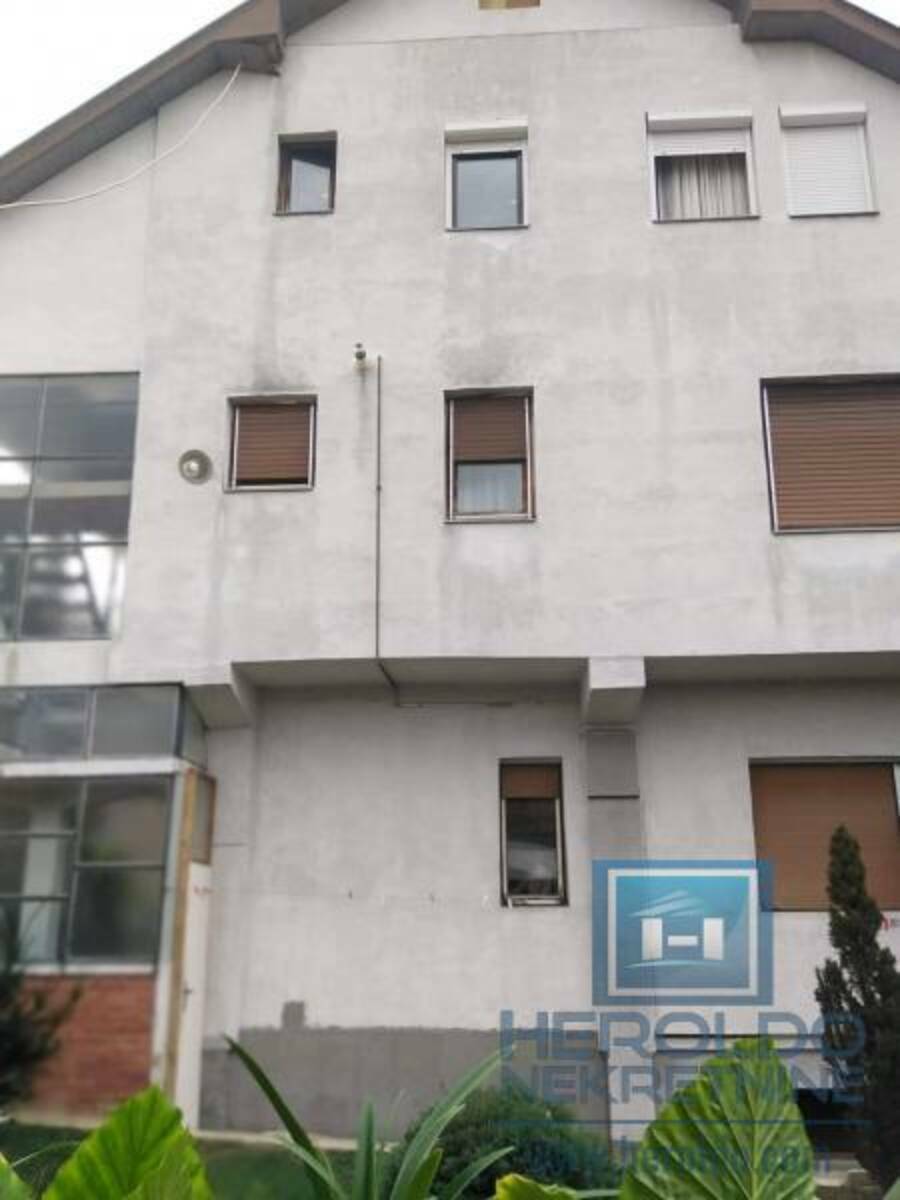 Kuća, Kragujevac | Prodaja · 330m² · 180.000€