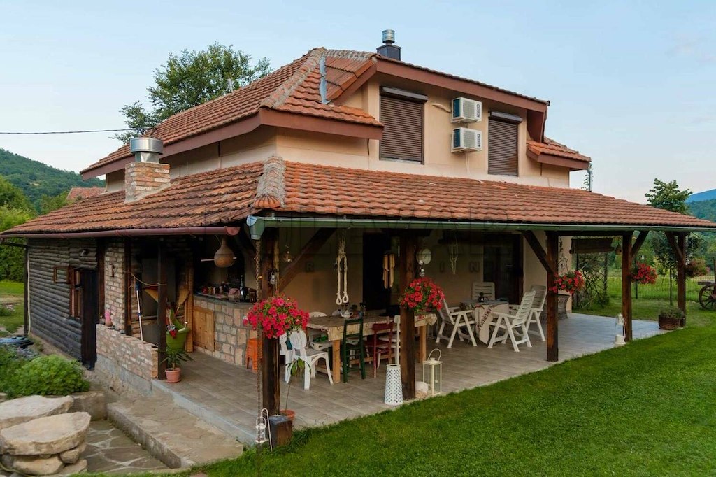 Kuća, Bela Palanka - Bela Palanka | Prodaja · 160m² · 300.000€