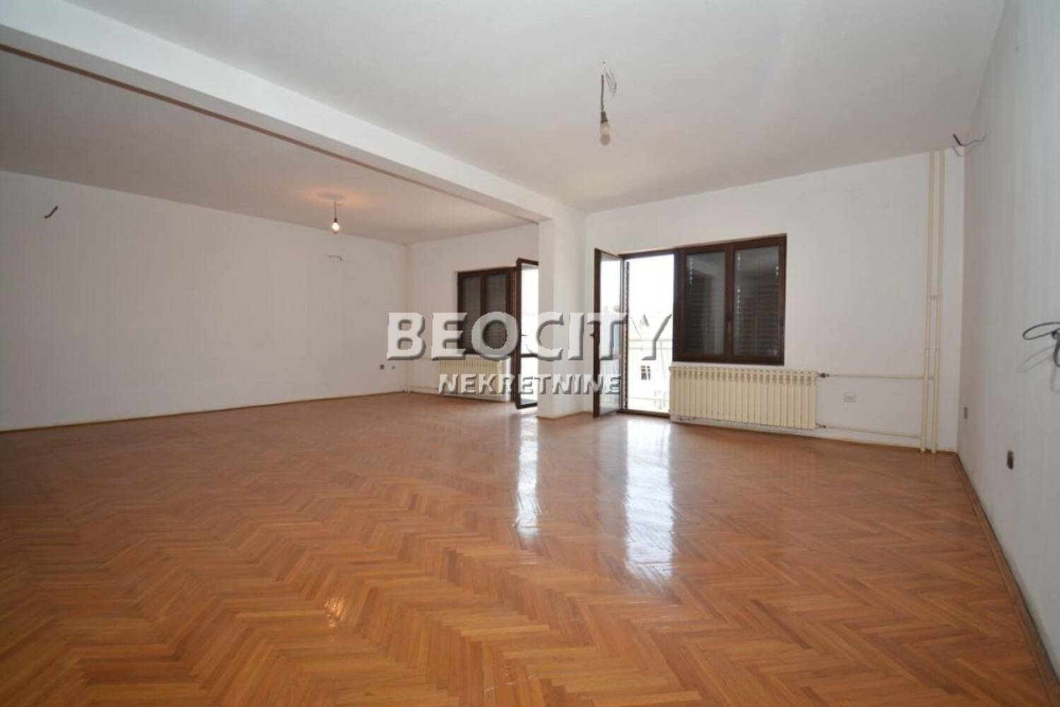 Kuća, Beograd - Kaluđerica | Prodaja · 600m² · 290.000€