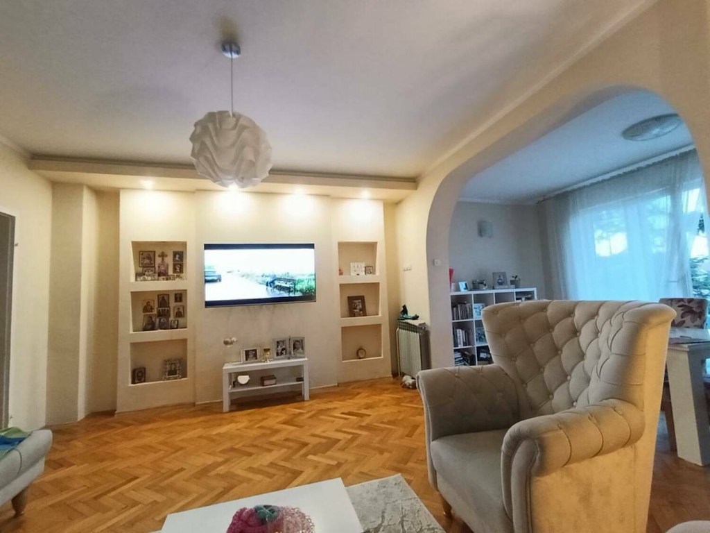 Kuća, Niš | Prodaja · 346m² · 380.000€