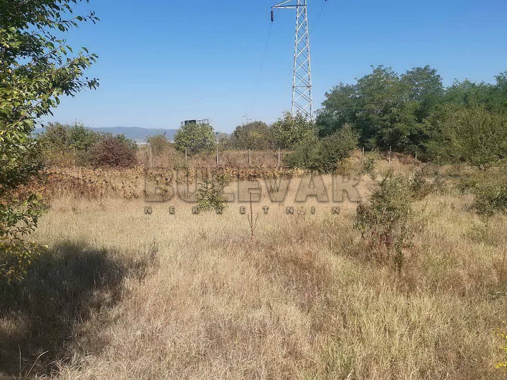 Plac, Niš - 9 Maj (Novo naselje) | Prodaja · 1729m² · 27.440€