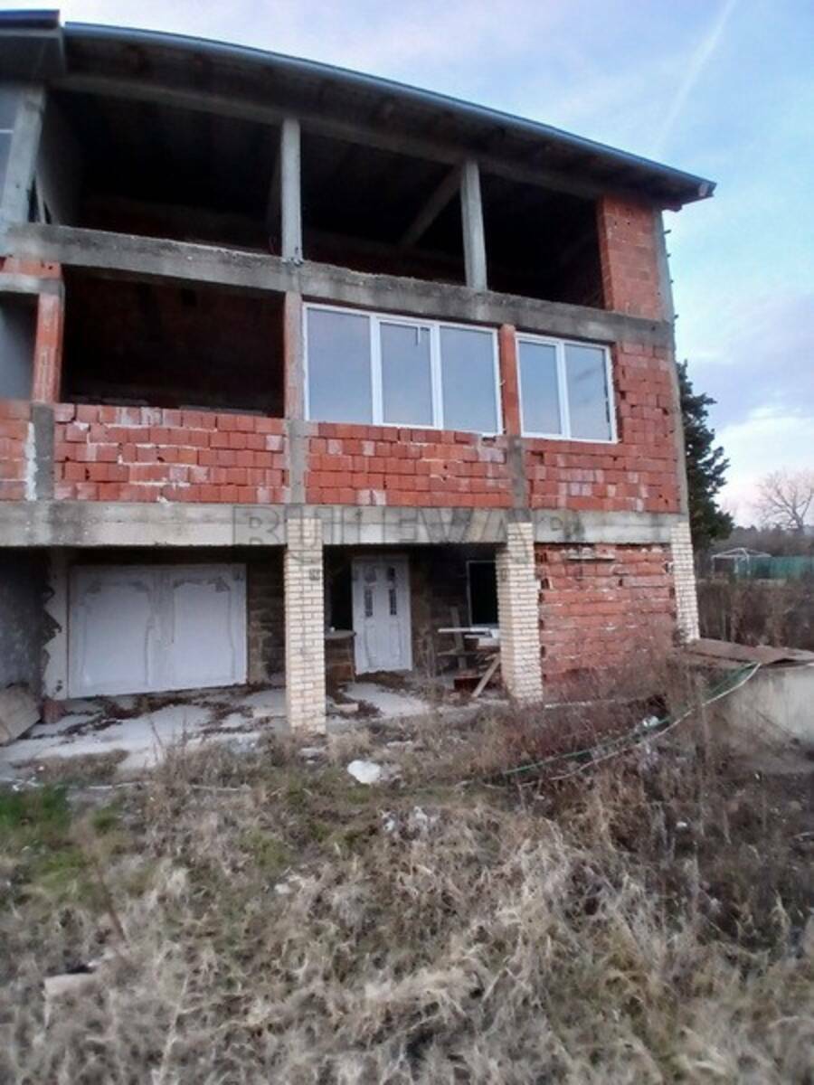 Plac, Niš - Podvinik | Prodaja · 643m² · 74.000€