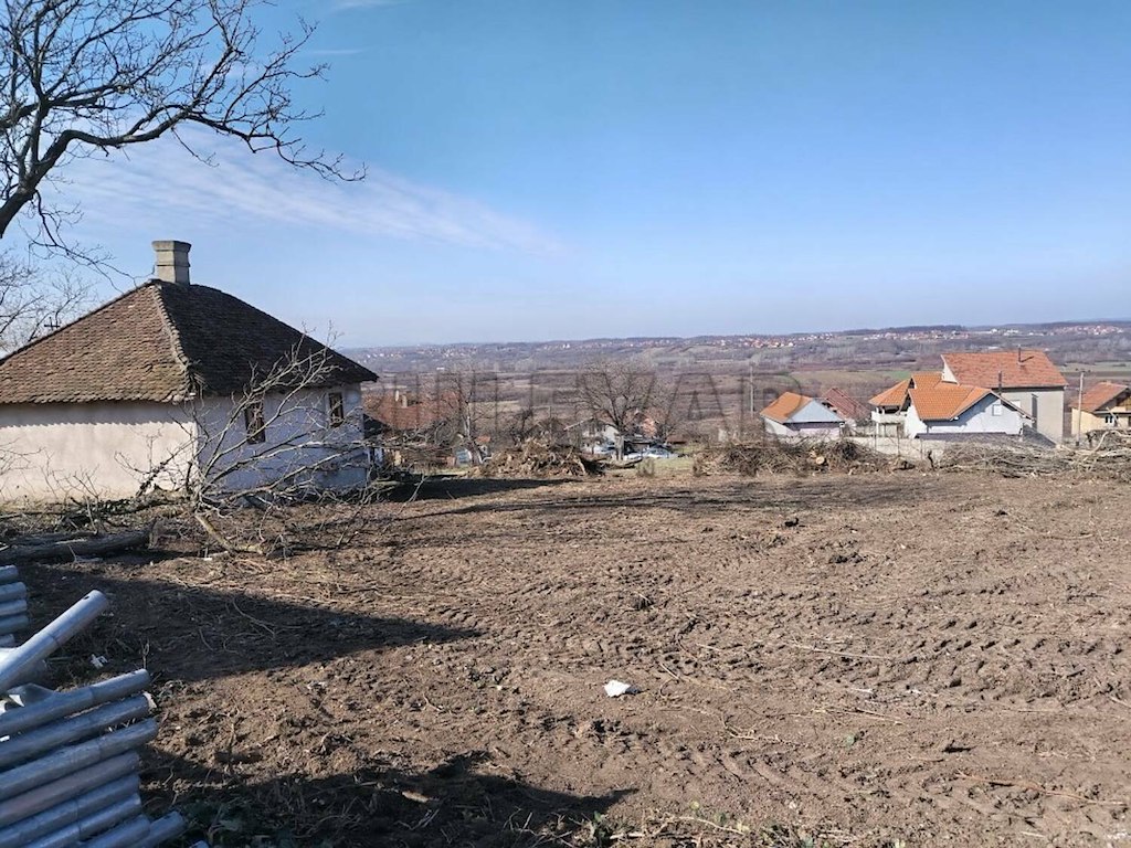 Plac, Kragujevac - Maršić | Prodaja · 6468m² · 168.000€