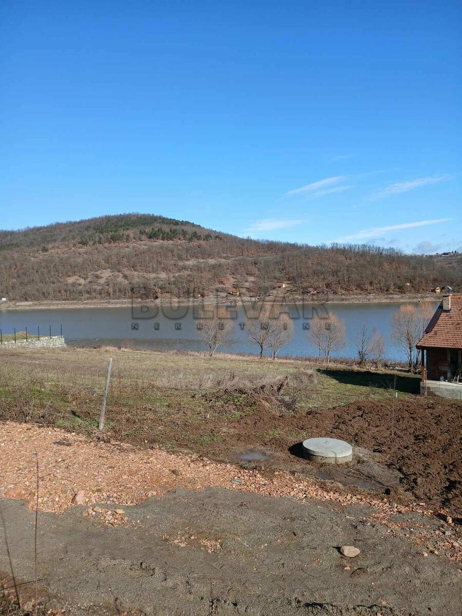 Plac, Knić - Žunje | Prodaja · 500m² · 16.000€