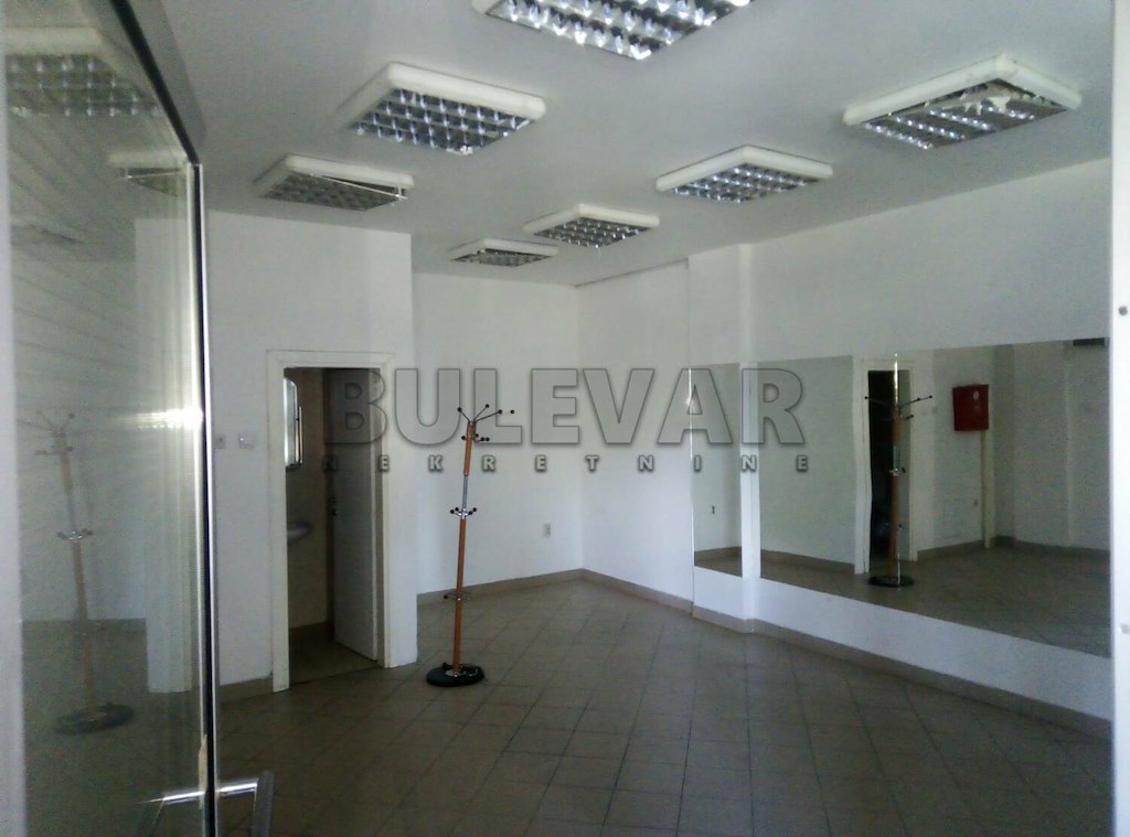 Poslovni prostor / Lokal, Niš - Pravni fakultet | Prodaja · 29m² · 65.000€