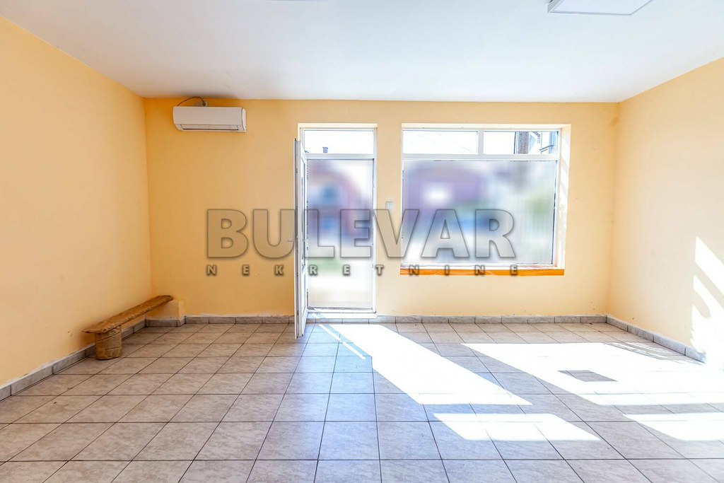Poslovni prostor / Lokal, Niš - Novo selo | Prodaja · 77m² · 75.000€