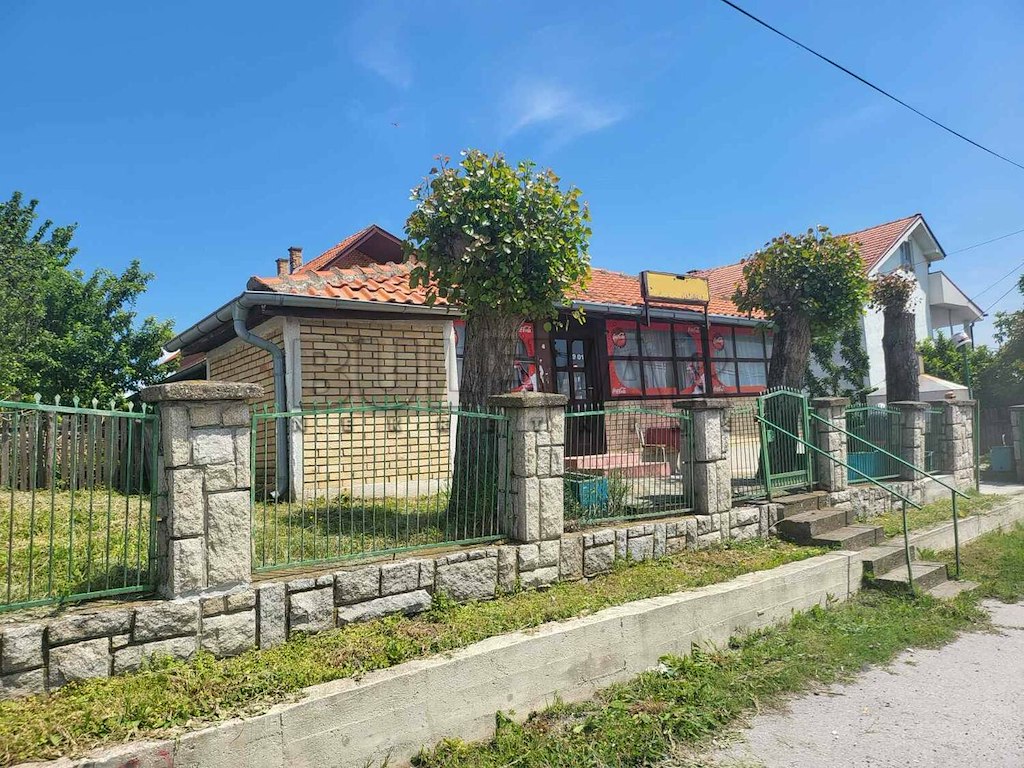 Poslovni prostor / Lokal, Aranđelovac - Orašac | Prodaja · 500m² · 170.000€