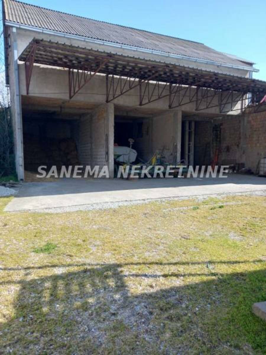 Poslovni prostor / Lokal, Kula | Prodaja · 273m² · 45.000€