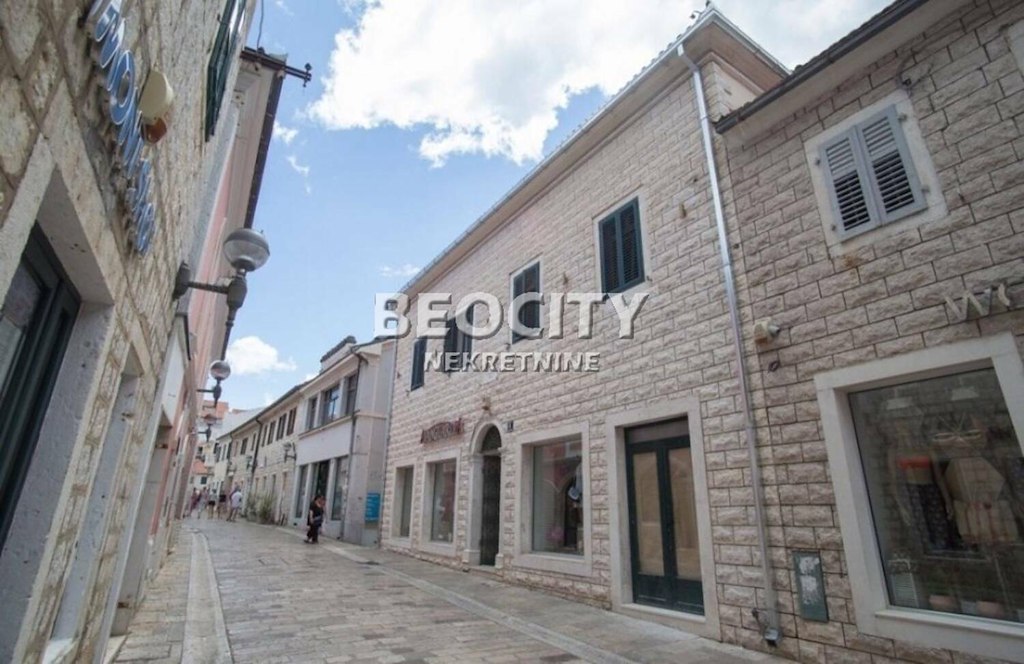 Poslovni prostor / Lokal, Herceg Novi - Stari Grad | Prodaja · 105m² · 350.000€