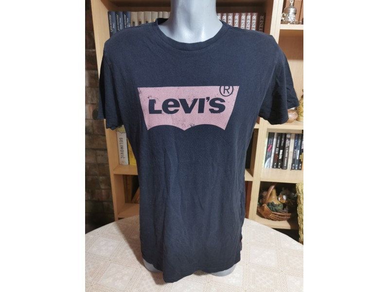102. LEVIS VRHUNSKA PAMUCNA MUSKA MAJICA vel S