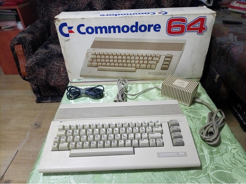 Commodore 64 u originalnom pakovanju