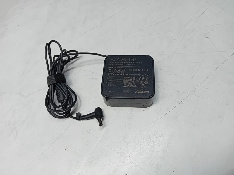 Asus AC Adapter ADP-65GD 19V 3,42A 5,5x2,5mm ispravan