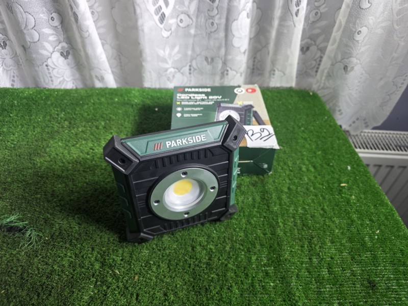 PARKSIDE LED Aku Radna Lampa 20V – Novo – Neispitano –